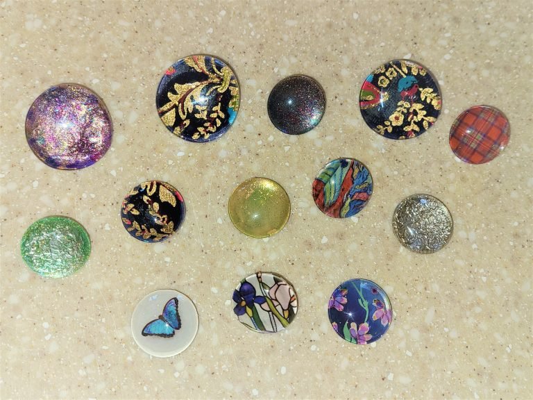 How to Make Glass Magnets in 7 steps - FUN DIY - The Hairy Potato