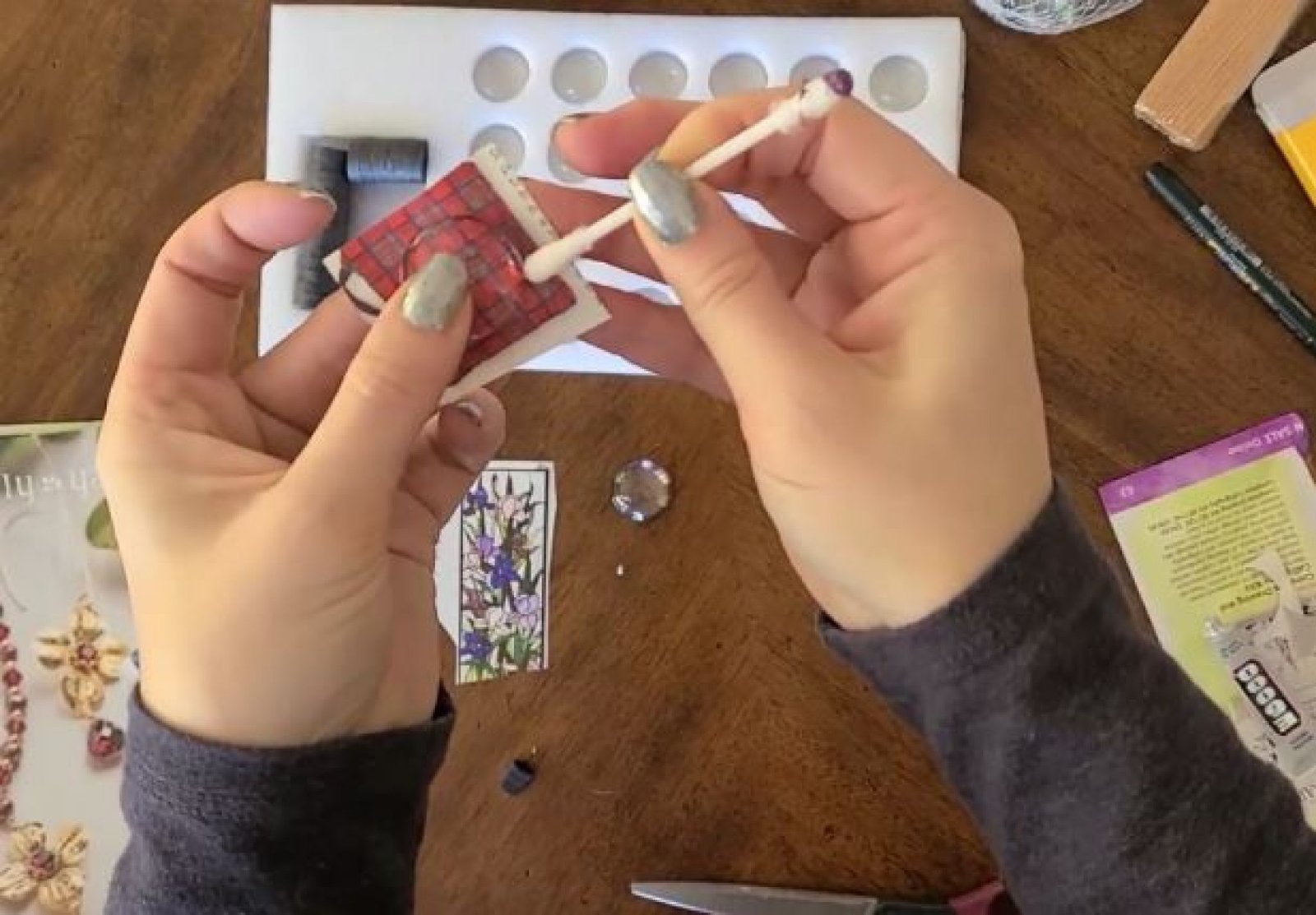 How to Make Glass Magnets in 7 steps - FUN DIY - The Hairy Potato